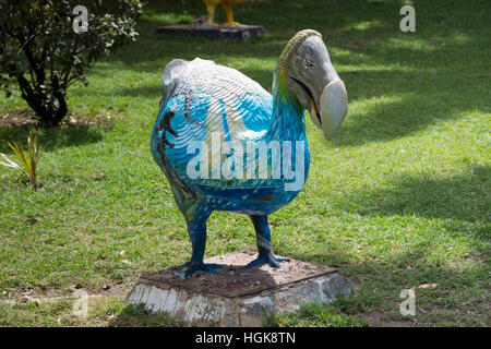 Modern statue of a Dodo in Port Louis, Mauritius Stock Photo - Alamy