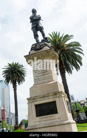 General Charles George Gordon statue by Hamo Thornycroft in the ...