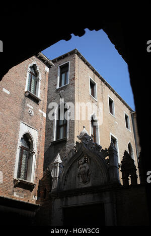 The art museum Galleria Giorgio Franchetti alla Ca' d'Oro on the Grand ...