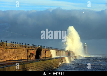 Tynemouth, UK. 13th January 2017. Large waves over Tynemouth Pier ...