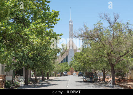 FAURESMITH, SOUTH AFRICA - DECEMBER 31, 2016: A road stall and a bar in ...