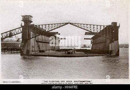 Southampton docks in the 1920s Stock Photo - Alamy