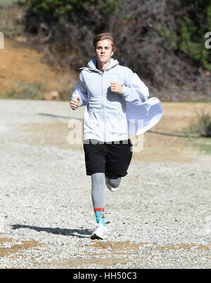 Justin Bieber goes for a run on a steep trail in Los Angeles Featuring ...