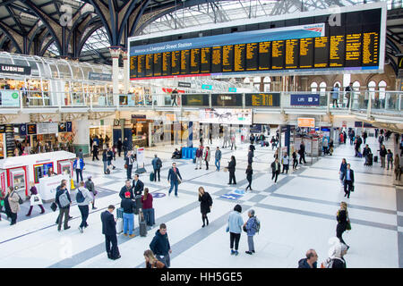 London Liverpool station concourse, London England Stock Photo - Alamy