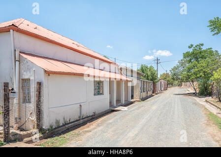 FAURESMITH, SOUTH AFRICA - DECEMBER 31, 2016: A road stall and a bar in ...