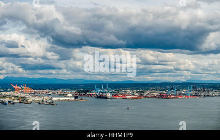 A view of the Port of Tacoma with ships Stock Photo - Alamy