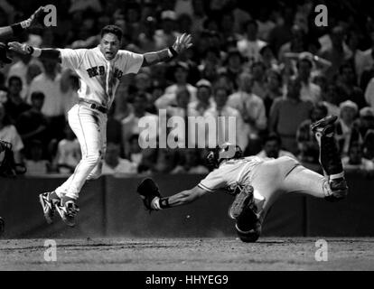 Cleveland Indians Catcher Sandy Alomar Jr. circa 1997. (Tony Tomsic via ...