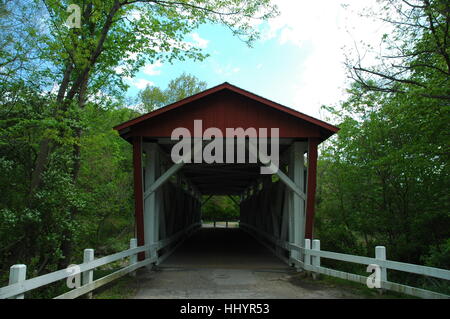 Peninsula Ohio The Everett Road covered bridge in Cuyahoga Valley ...