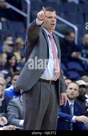 Creighton head coach Greg McDermott reacts during the first half of an ...
