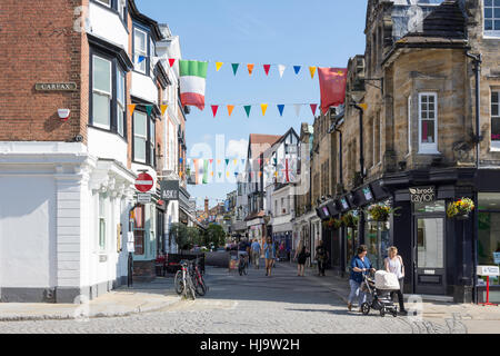 horsham town centre high street shopping sussex england uk gb Stock ...