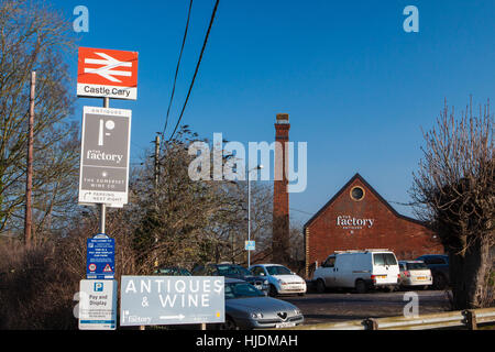 Castle Cary Railway Station entrance Stock Photo - Alamy