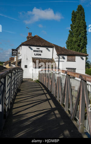 The now closed White Lion Inn, Lower Icknield Way, Startops End ...