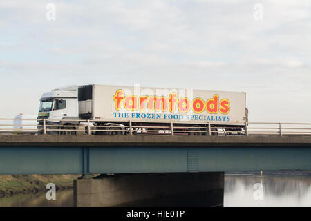 Farmfoods lorry - Scotland, UK Stock Photo - Alamy