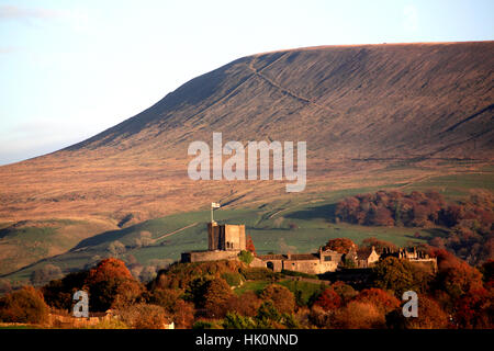 Clitheroe, Lancashire. Situated under the brow of Pendle hill, the ...