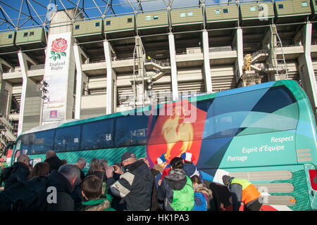 Twickenham Stadium, England, UK. 4th July, 2021. England's Marcus Smith ...