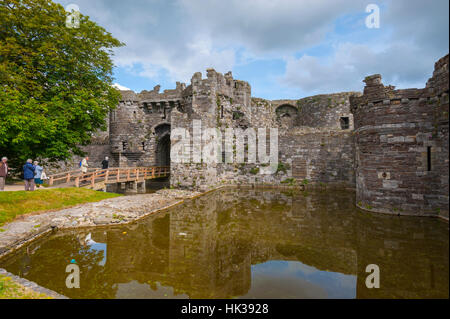 The drawbridge entrance to Beaumaris castle, Anglesey Stock Photo - Alamy