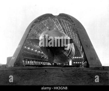 Dirigible USS Macon entering Hangar One at the NASA Ames Research ...
