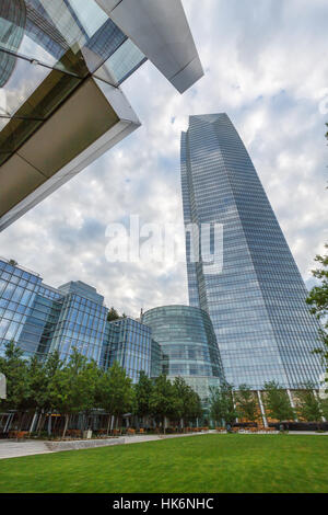 The modern architecture of Devon Energy buildings in Oklahoma City ...