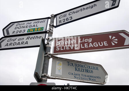 Gaeltacht roadsign in Gaelic Irish language region meaning Give Way ...