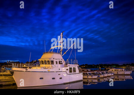 Oulton Broad Reflection At Dusk, Lowestoft, Suffolk, England, UK Stock ...