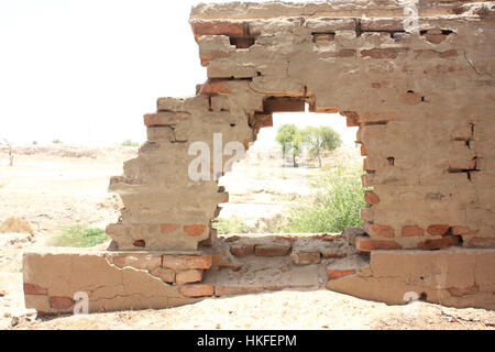 Ancient boundary wall of Umarkot fort in Sindh Stock Photo - Alamy