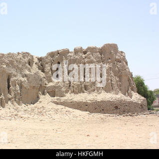 Ancient boundary wall of Umarkot fort in Sindh Stock Photo - Alamy