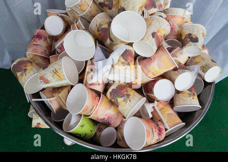 A pile of used paper cups in a trash bin Stock Photo: 132517352 - Alamy