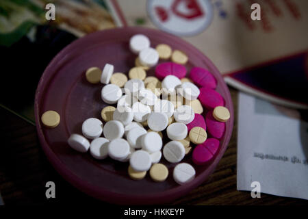 Mumbai, India. 27th Jan, 2017. 27 Jan 2017 - Mumbai, INDIA:.A patient ...