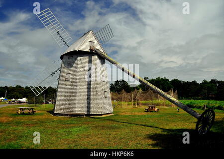 Brewster, Massachusetts: 18th century smock windmill at the Higgins ...