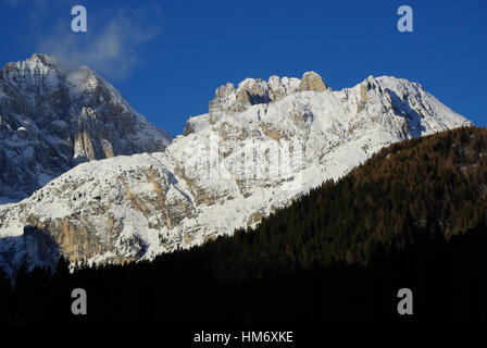 Snowy Peaks: Popera Stock Photo - Alamy