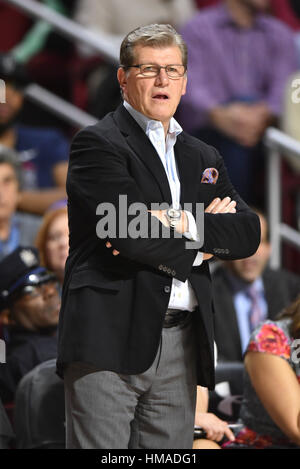 UConn head coach Geno Auriemma in the first half of an NCAA college ...