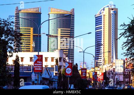 Tanzania, Dar es Salaam, Samora avenue, street scene, department Stock ...