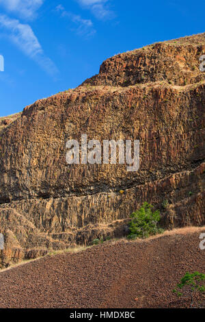 Basalt cliff above John Day Wild and Scenic River, Cottonwood Canyon ...