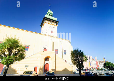 Retz: Hauptplatz Main square with the Town Hall and the Trinity Column ...