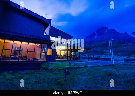 cuernos del Paine, refugio Paine Grande, trekking W, Parque nacional ...