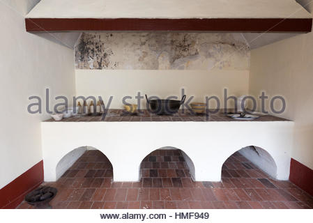 Colonial Kitchen Cooking Fireplace Stock Photo - Alamy