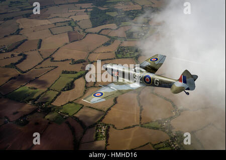 A depiction of the low-back, clipped-wing Supermarine Spitfire XVI ...