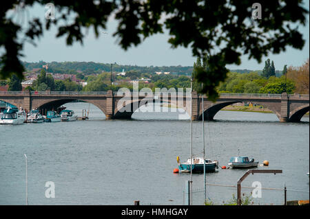 The river Itchen in Hampshire, UK Stock Photo - Alamy