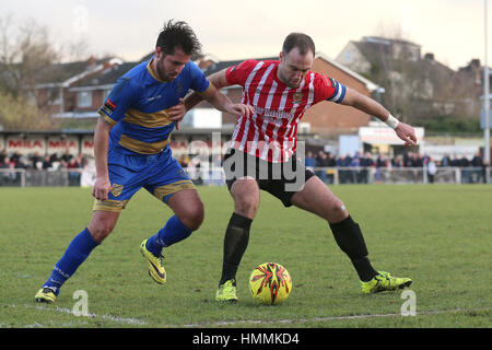 Chris Taylor of Romford and Elliot Styles of Hornchurch during AFC ...