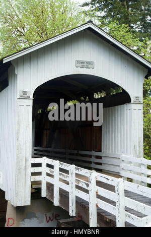 Stewart Covered Bridge, Lane County, Oregon Stock Photo - Alamy