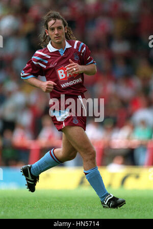 IAN BISHOP, WEST HAM UNITED FC, 1991 Stock Photo - Alamy