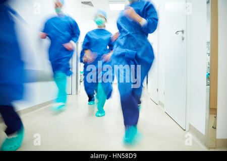 Doctors running for the surgery Stock Photo: 133497493 - Alamy