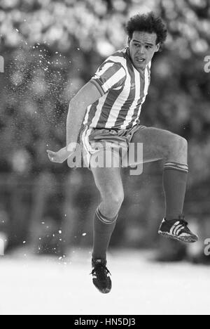 MEL STERLAND, SHEFFIELD WEDNESDAY FC, , 1985 Stock Photo - Alamy