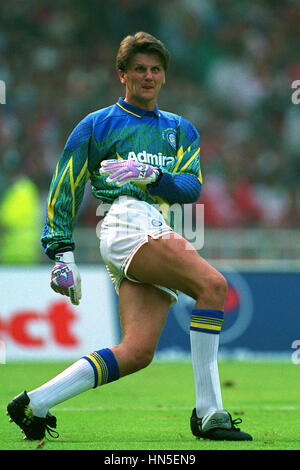 JOHN LUKIC LEEDS UNITED FC 23 October 1995 Stock Photo - Alamy