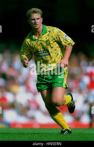 MARK ROBINS NORWICH CITY FC 05 December 1994 Stock Photo - Alamy