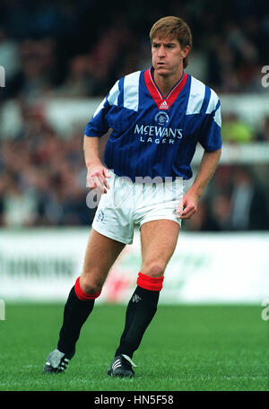 RICHARD GOUGH GLASGOW RANGERS FC 01 November 1995 Stock Photo - Alamy