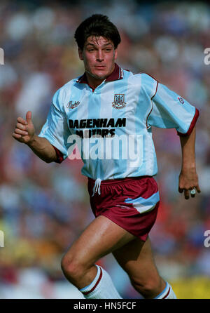 TREVOR MORLEY WEST HAM UNITED FC 29 September 1993 Stock Photo - Alamy