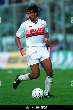 GIANLUIGI LENTINI AC MILAN 06 October 1992 Stock Photo - Alamy