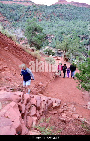 Footpath by Midgley Bridge with views into Wilson Canyon, near Sedona ...