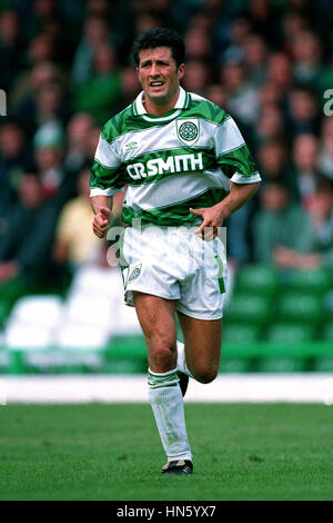 JOHN COLLINS GLASGOW CELTIC FC 02 August 1993 Stock Photo - Alamy